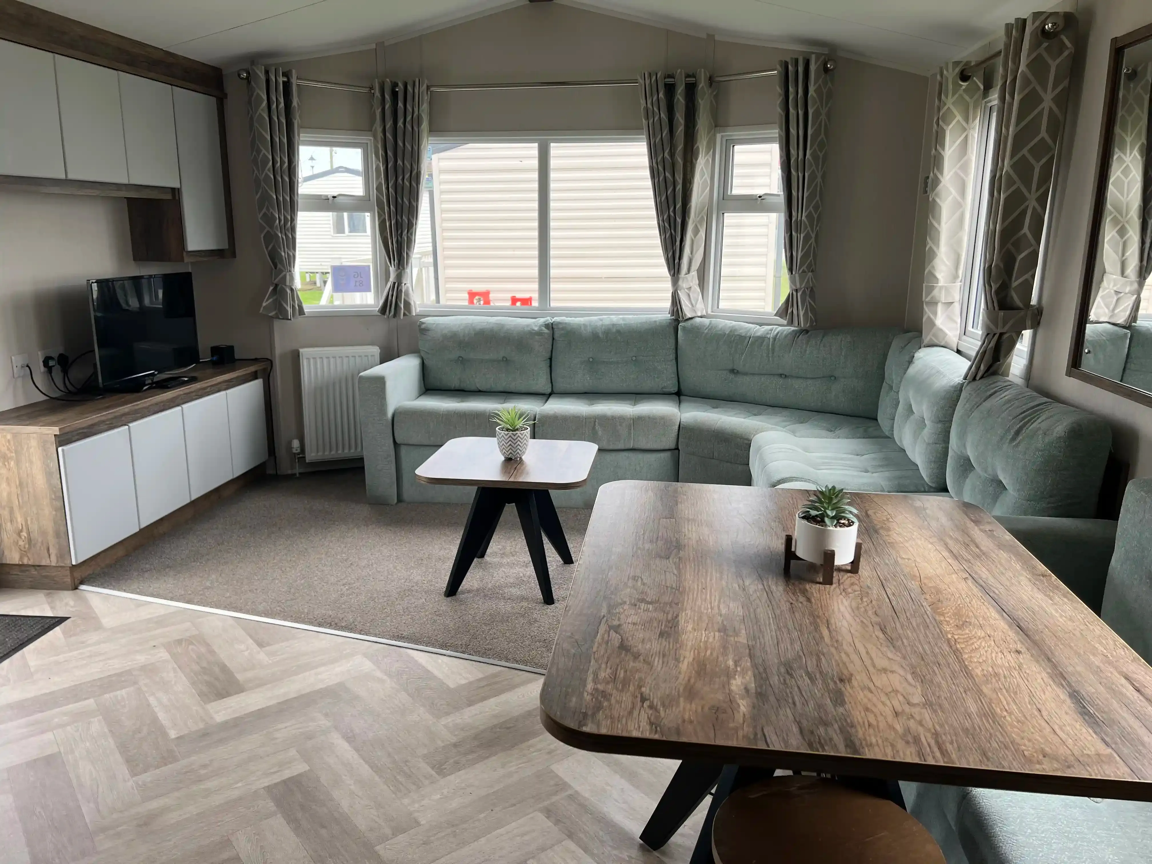 Coastfields Bronze Caravan Sleeps 6 Pet Friendly