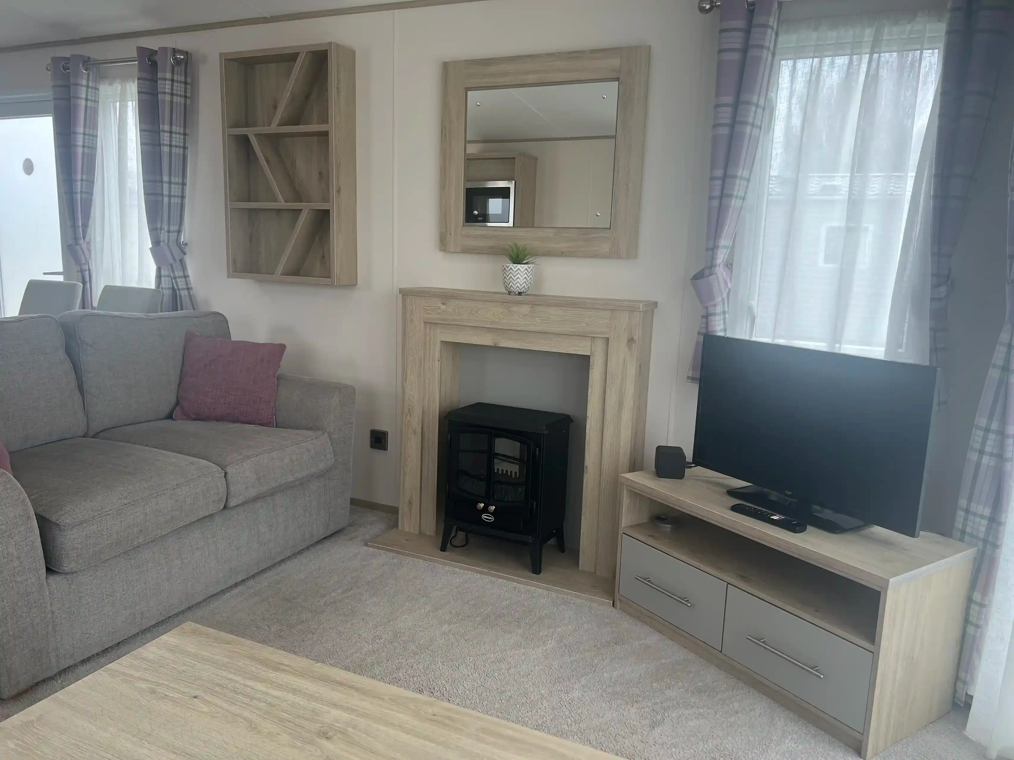 North Shore Gold Caravan Sleeps 6 (2 Bed)