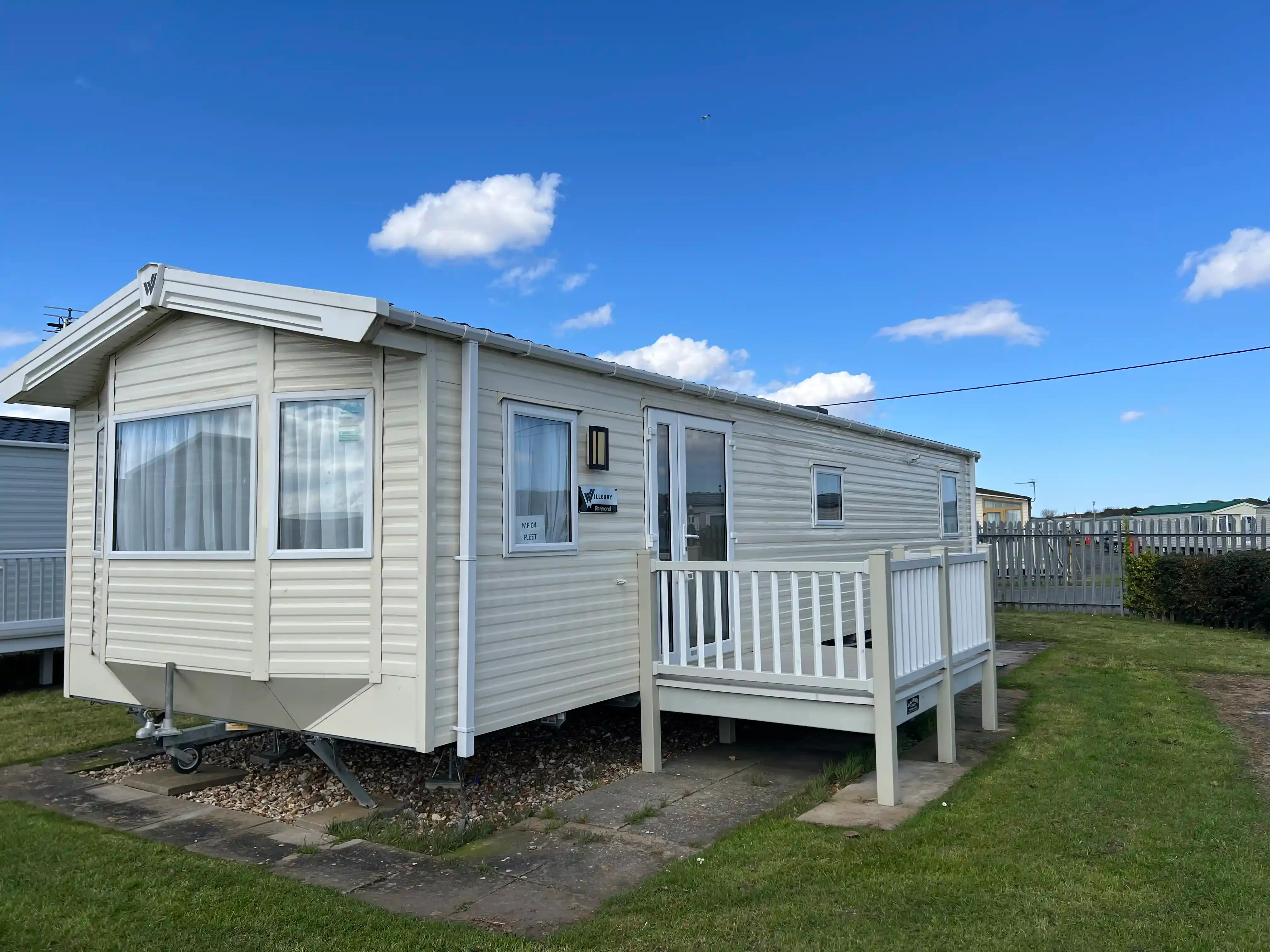 Coastfields Silver Caravan Sleeps 6 WCF